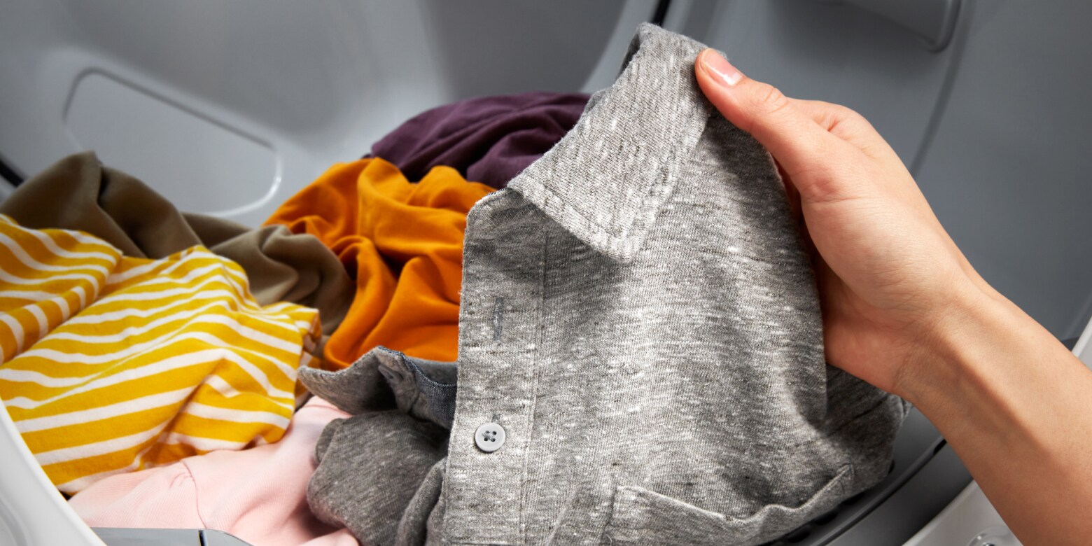 3 Tips to Remove Lint from Clothes | Whirlpool