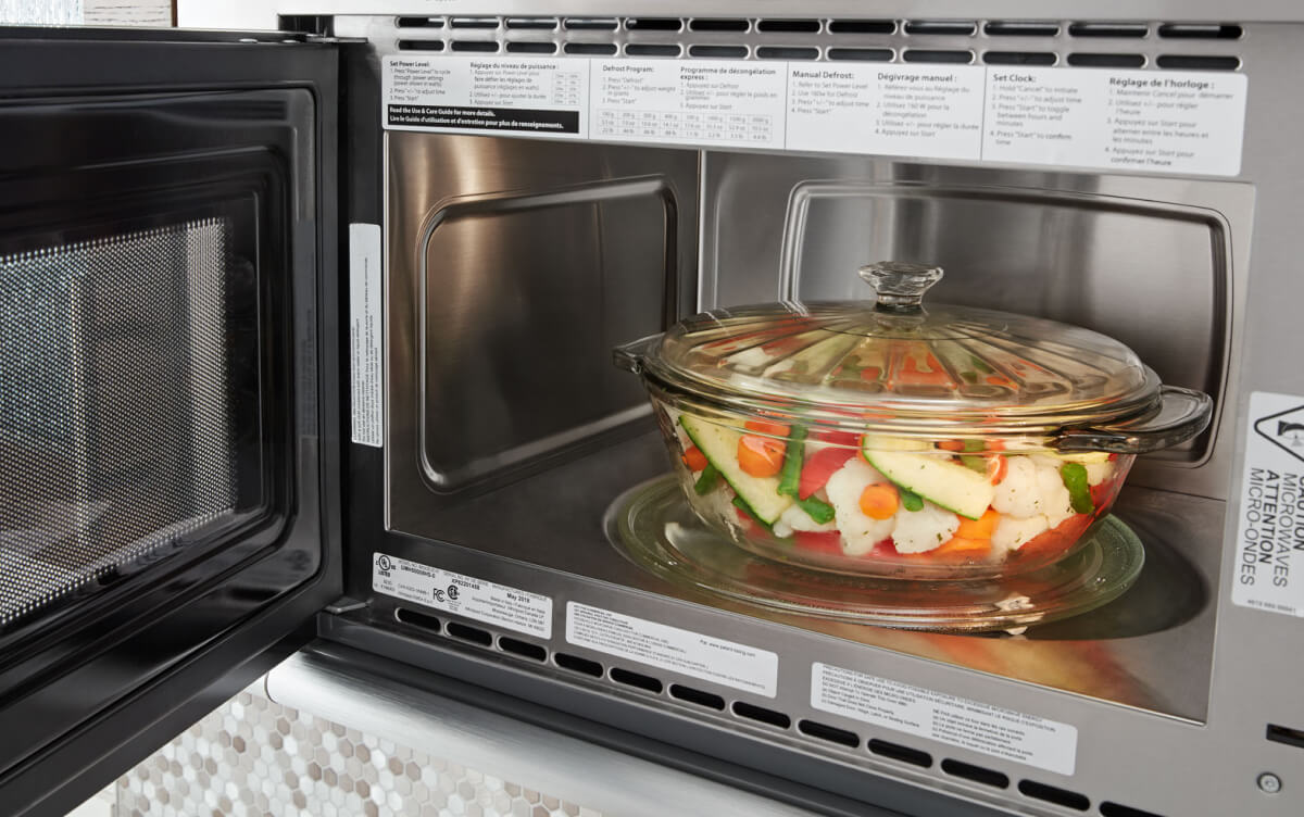 Can You Microwave Glass? | Whirlpool
