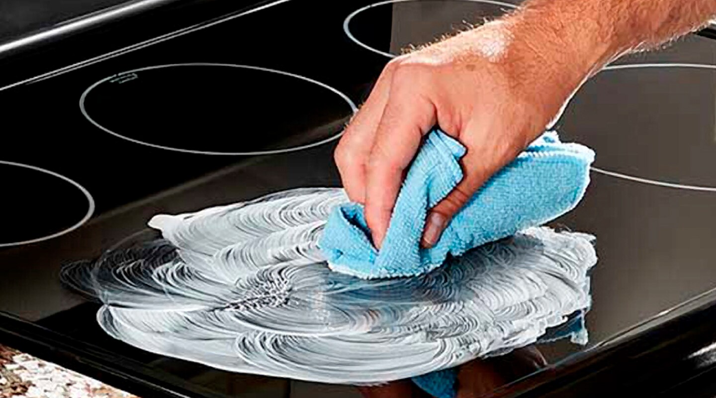 How to Clean a Glass Electric Stovetop in 5 Steps | Whirlpool