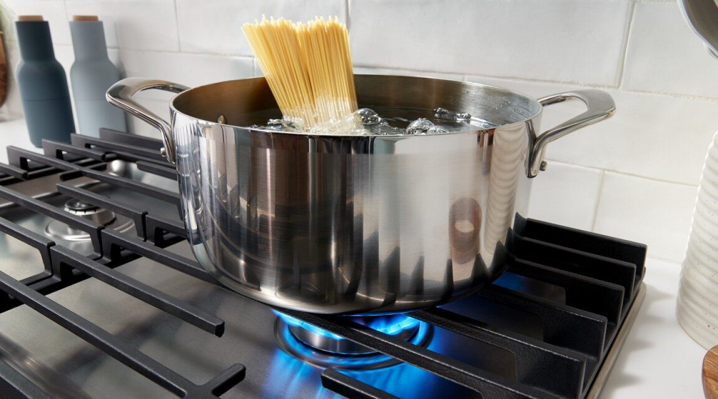 5 Different Types of Cooktops & Stovetops | Whirlpool