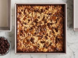 how to bake a cake on microwave