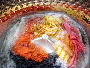 how to get food coloring out of clothes