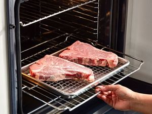 How to Sear Meat Properly | Whirlpool