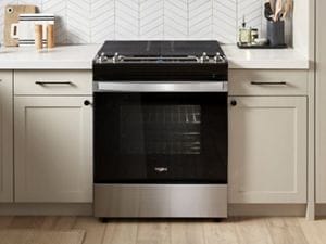 Slide-In vs. Freestanding Ranges: What’s the Difference? | Whirlpool