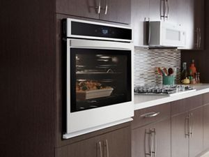 Choosing Between Types of Wall Ovens | Whirlpool